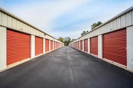 Best Self Storage in Mid Pine Road | Storage King USA